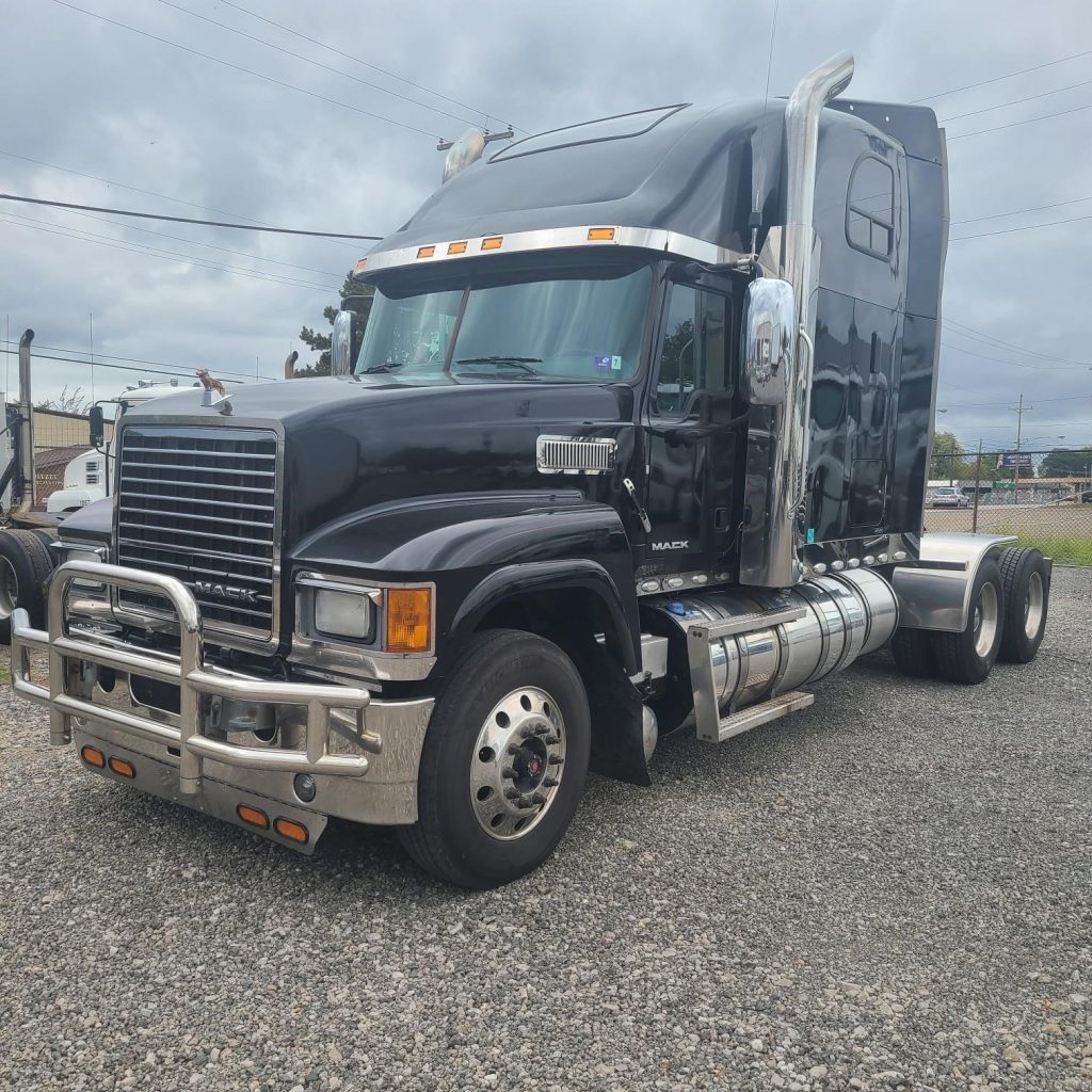 2017 MACK PINNACLE CHU613 - Brechbuhler Truck Sales