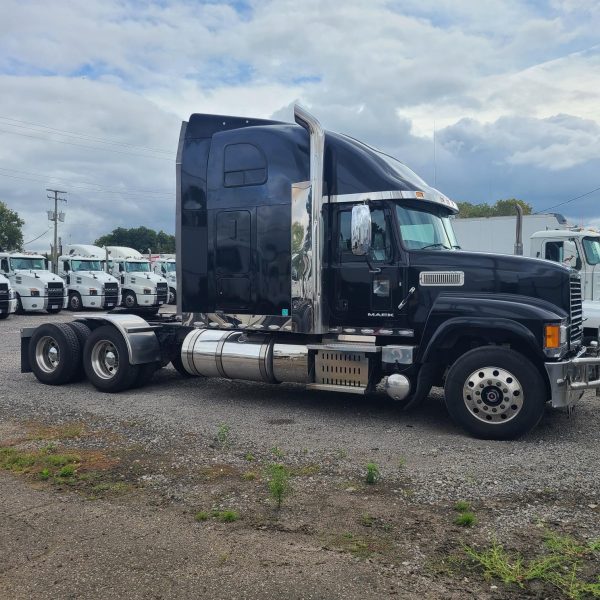 2017 MACK PINNACLE CHU613 - Brechbuhler Truck Sales